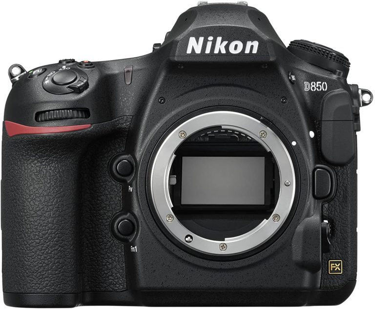 Nikon D850 vs Canon EOS 2000D : lequel choisir