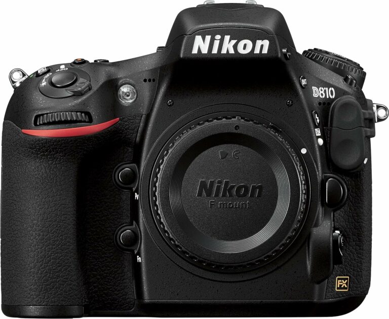Nikon D810 vs Canon EOS R50 : lequel choisir