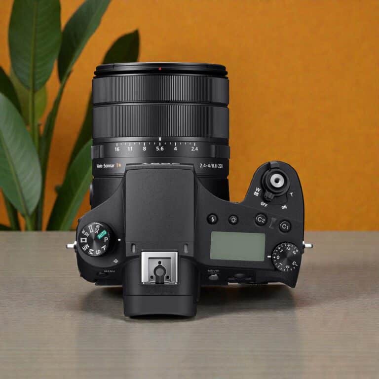 Sony RX10 IV : bridge expert zoom 24-600mm et rafale 24 i/s